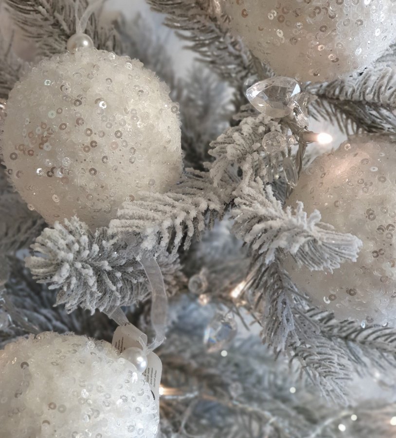 Winter White Bauble | | Christmas Decorations / Baubles | Noël & Co