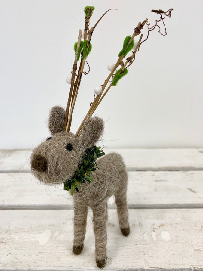 Woollen Reindeer With Wreath Collar | 44092 | Christmas / Standing ...