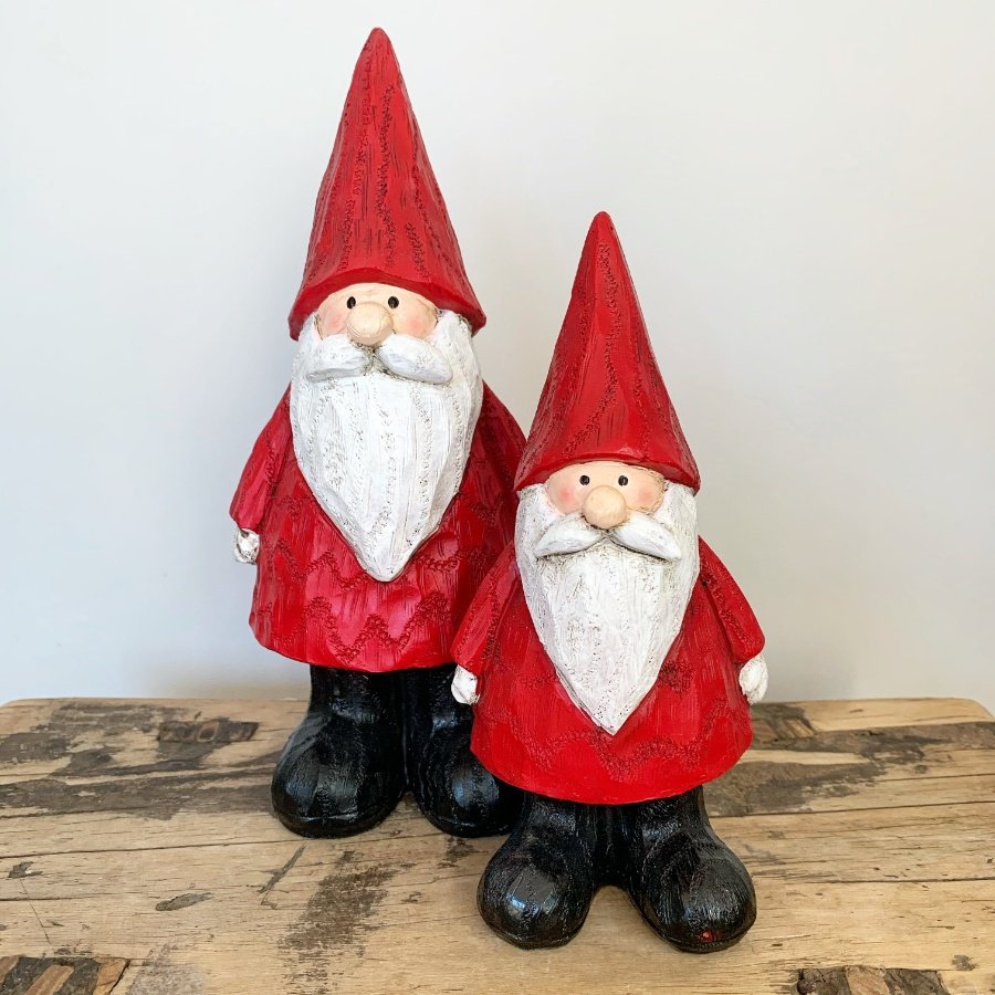 Small Resin Santa Figure | 44131 | Christmas / Ornaments | Rosefields