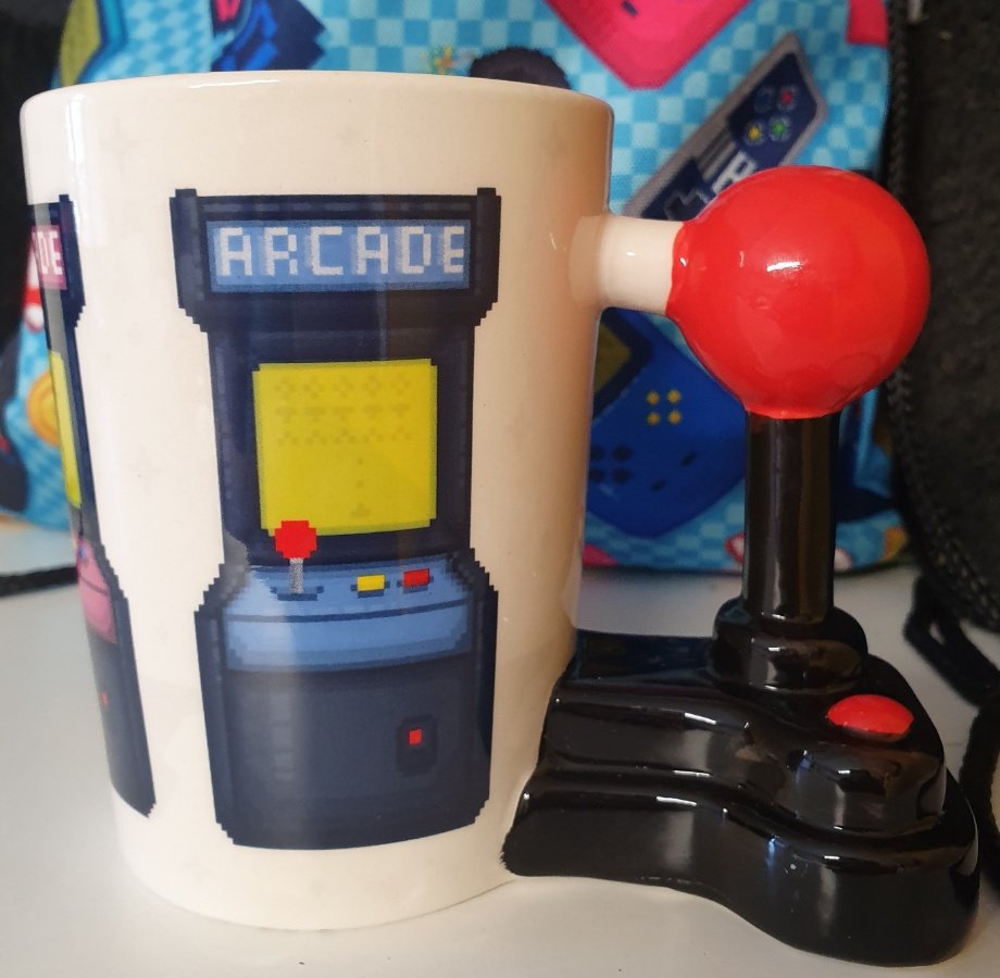 Retro Arcade Mug | 44631 | Kitchen & Table / Mugs & Cups | Rosefields