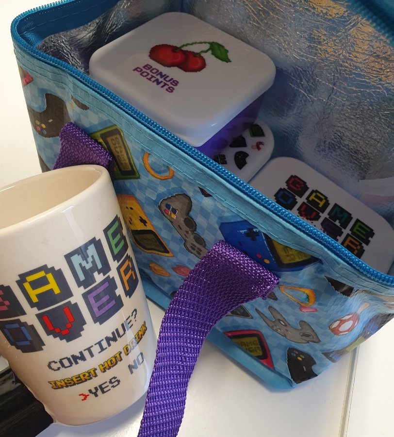 Retro Arcade Mug | 44631 | Kitchen & Table / Mugs & Cups | Rosefields